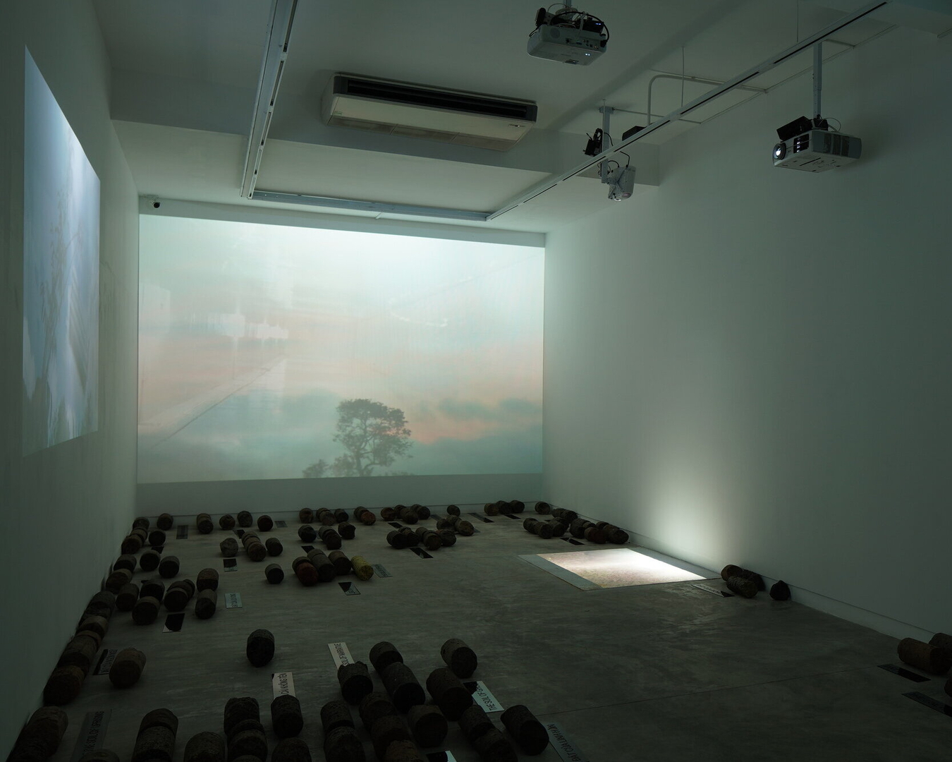 Through Resin and Screen: Writing Art History Through Lacquer - post